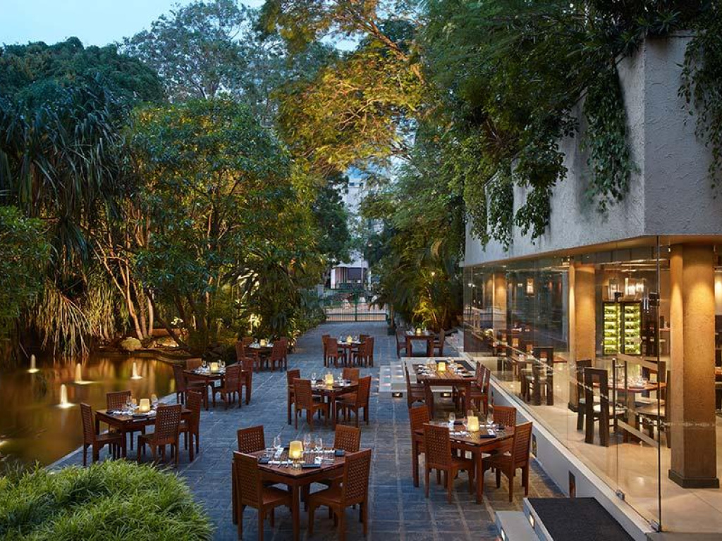 The Lagoon – Seafood Specialty Restaurant at Cinnamon Grand Colombo