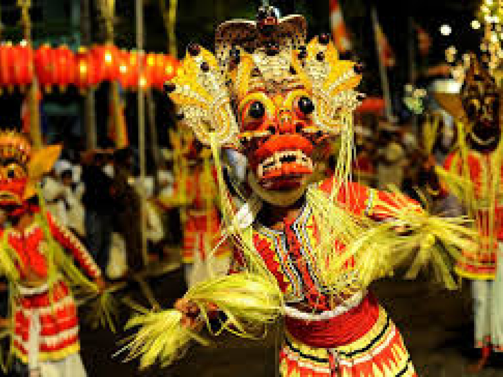 Gangaramaya Navam Maha Perahera – Colombo’s Prestigious Full-Moon ...